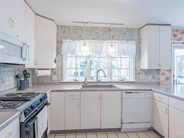 1 Paulette Ln, Wappingers Falls, NY 12590 | MLS #990113