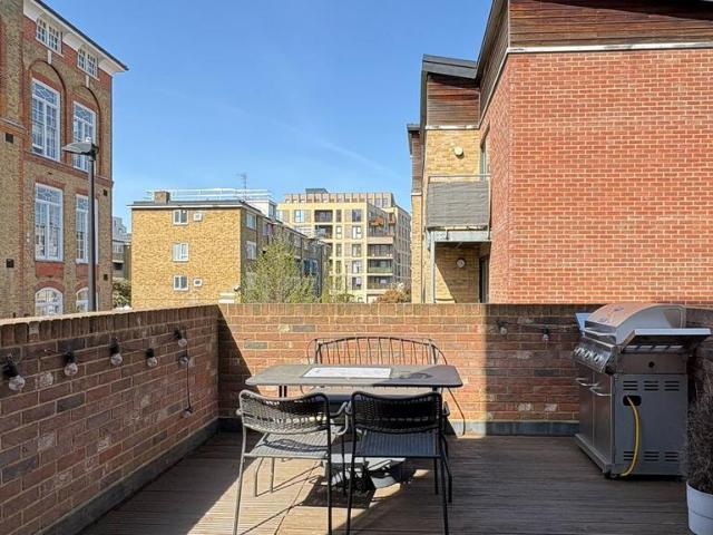 1 Pelling Street, London E14 2 bed apartment to rent £2,350 pcm £542 pw