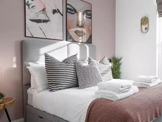 1 Pembridge Crescent, London, W11 3DS, United Kingdom | Studio apartment for rent #105423268 | Rentberry