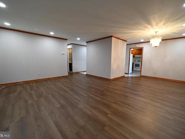 1 Pinetree Lane