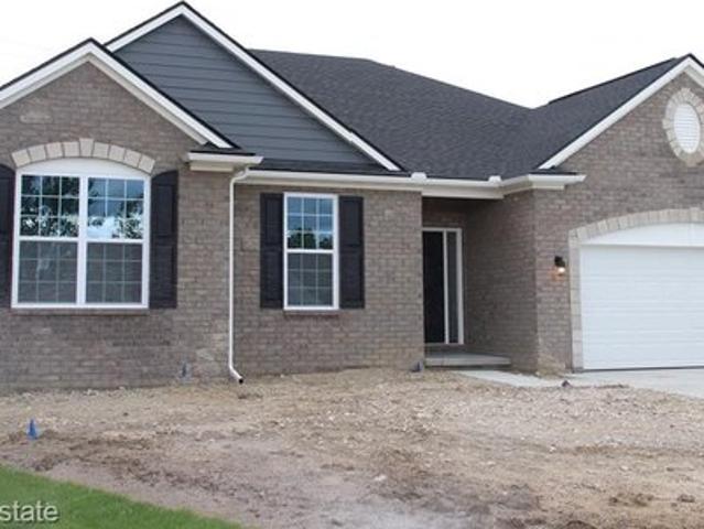 1 Pine Grove Ln, Milford, MI 48381