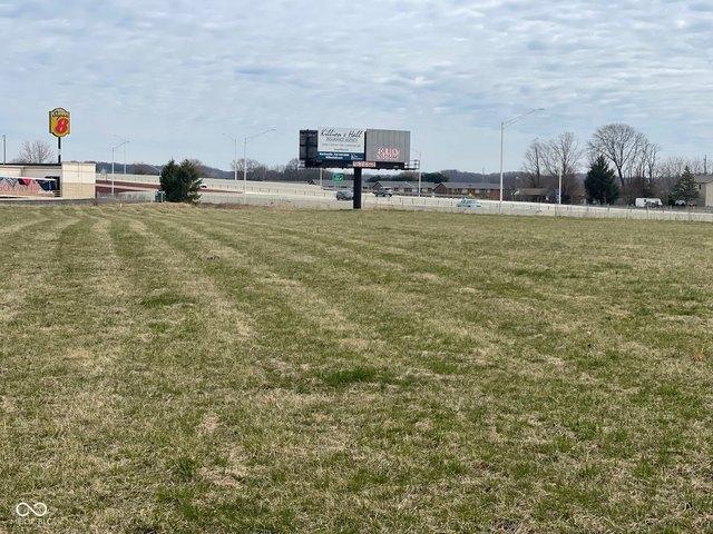 1 Pine Dr, Martinsville, IN 46151