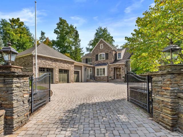 1 Pinecroft Dr, Lenox, US, MA