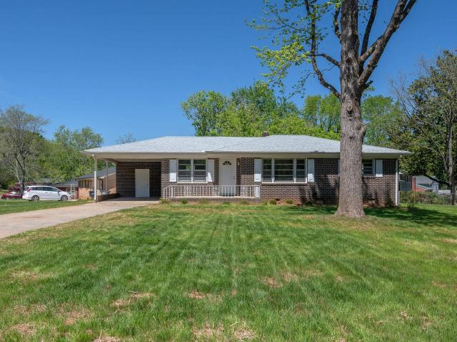 1 Pinefield Dr, Greenville, SC 29605 | MLS #1587 | Compass
