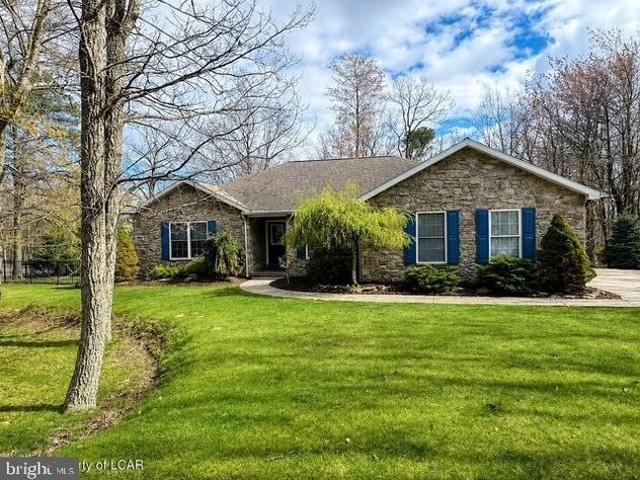 1 Point of Woods, Hazleton, PA 18202