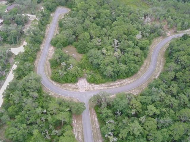 1 Point Ln, Panacea, FL 32346