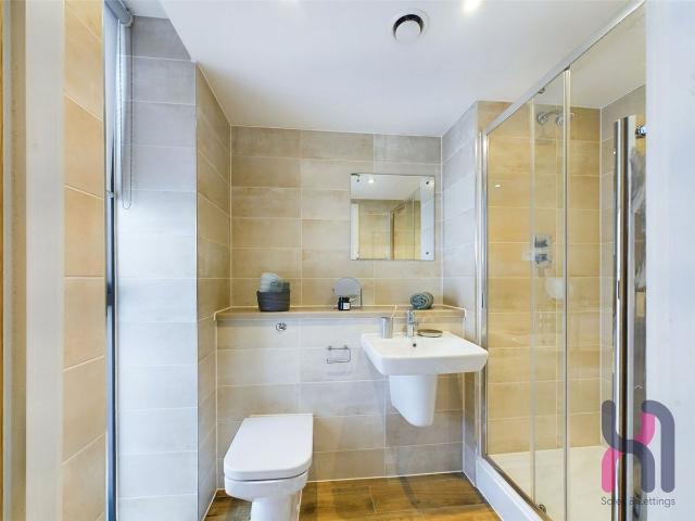 1 Pomona Strand, Old Trafford M16, 2 bed flat to rent, £1,350 pcm | PrimeLocation