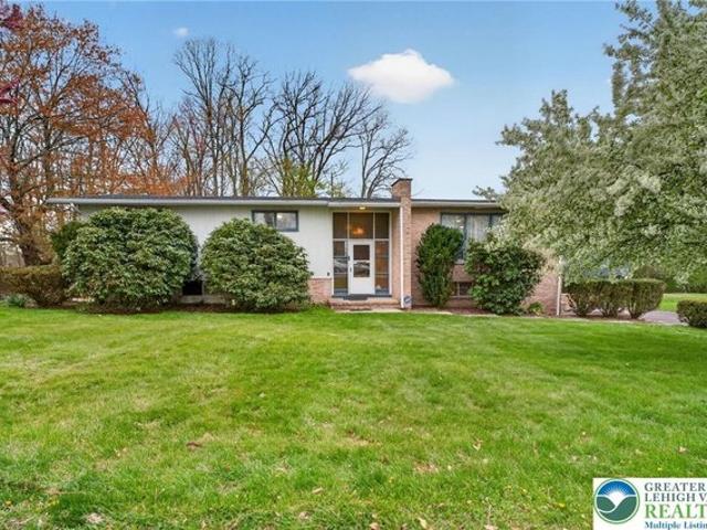 1 Powell St, Mountain Top, PA 18707
