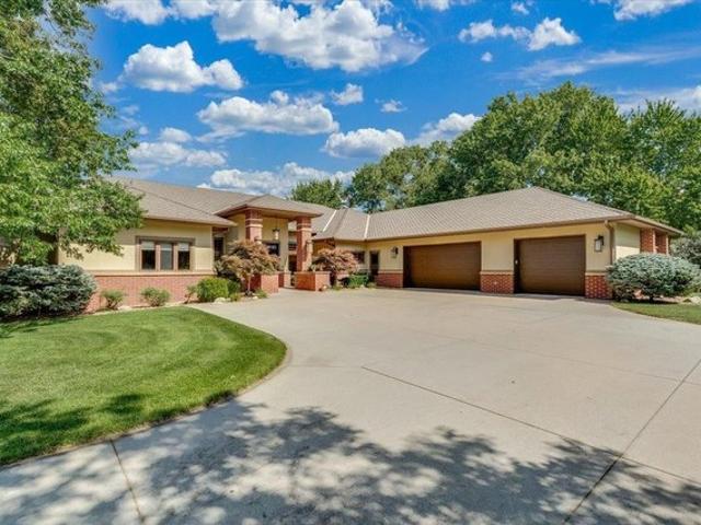 1 Prairie Dunes Dr, Hutchinson, KS 67502