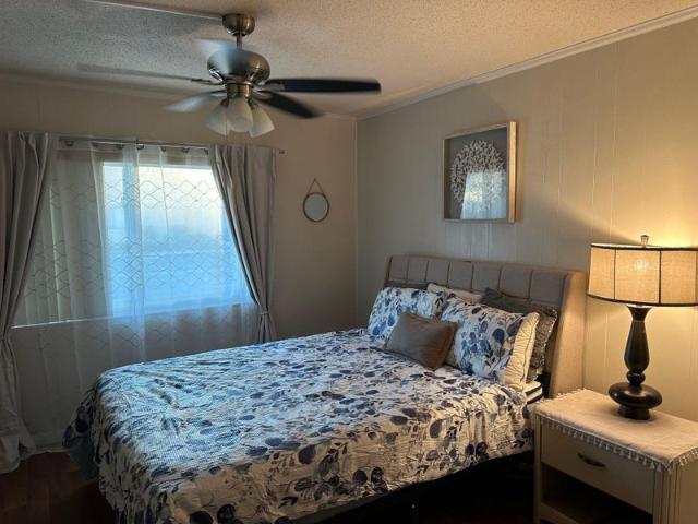 1 Private Bedroom With private ENSUITE Bath. Com