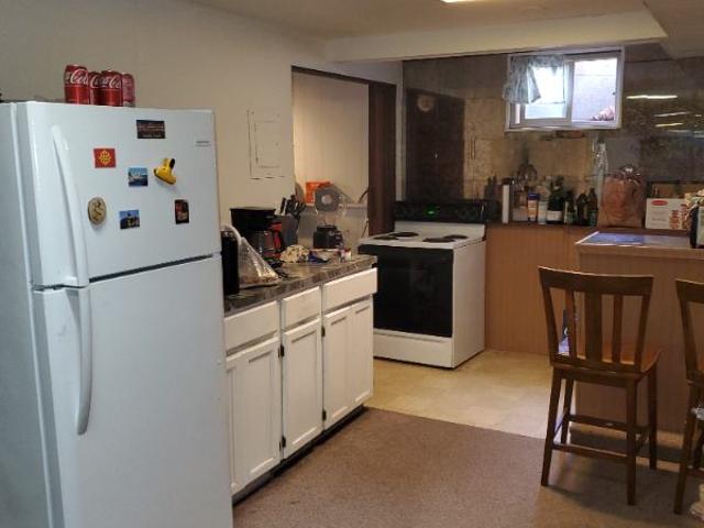 1 Private Bedroom Available in a 2bd 1bath Priva