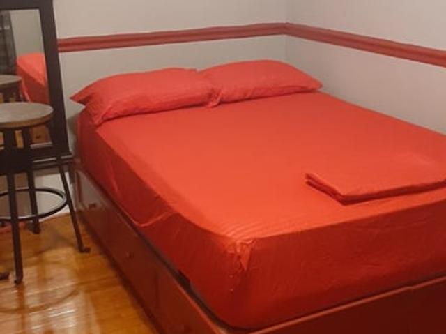 1 private large bedroom in ridgewood $950
