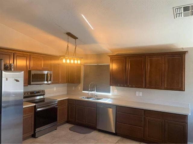 1 Private Room for Rent