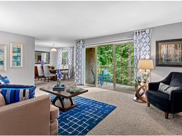 1 private room in 2 bed 2 bath apartment