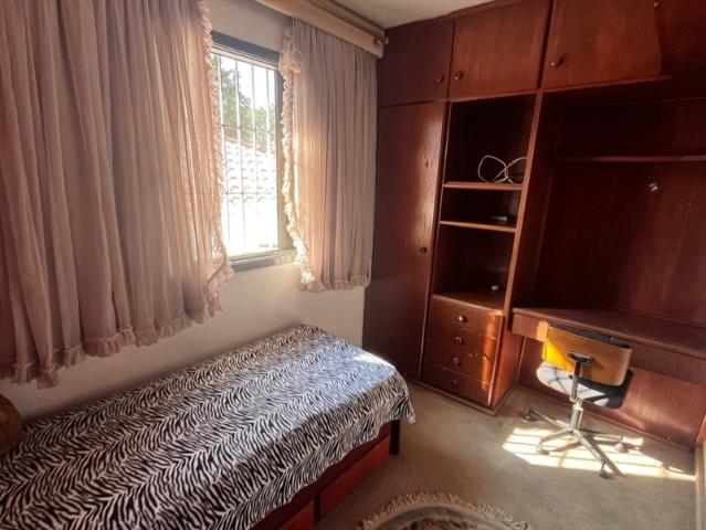 1 quarto mobiliado, cama de solteiro