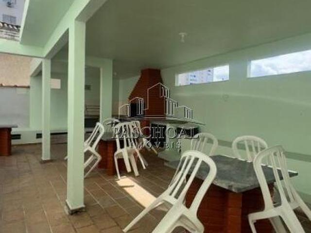1 QUARTO SENDO SUÍTE COM SACADA – PRÉDIO COM LAZER – VILA TUPI – PRAIA GRANDE