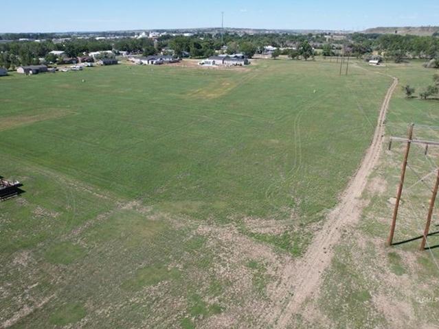 1 Rainbow Ests, Glendive, MT 59330