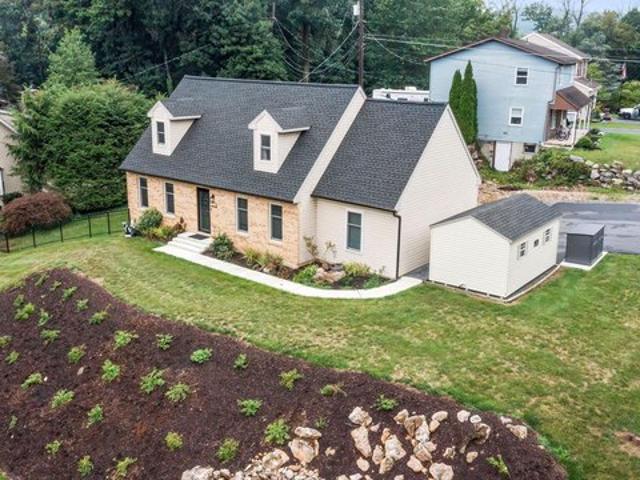 1 Ranor Ct, Reading, PA 19606