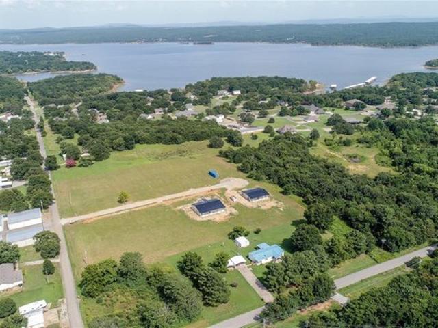 1 Reagan Dr, Eufaula, OK 74432