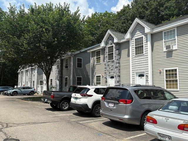 1 Regent Dr, Dover, NH 03820