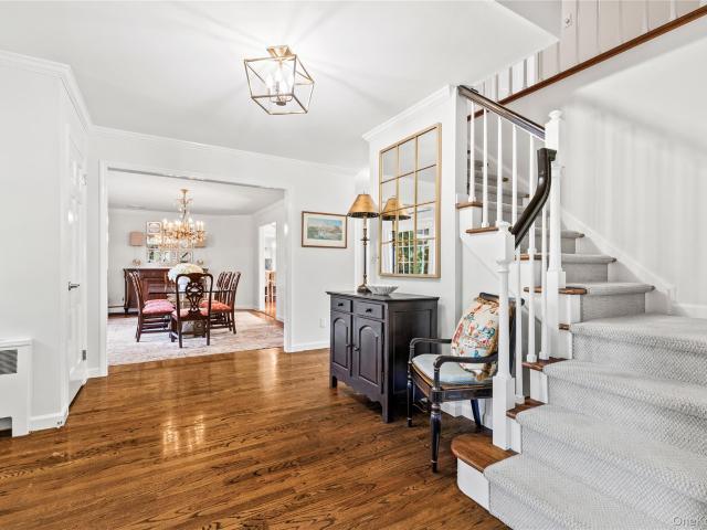 1 Redbrooke Place