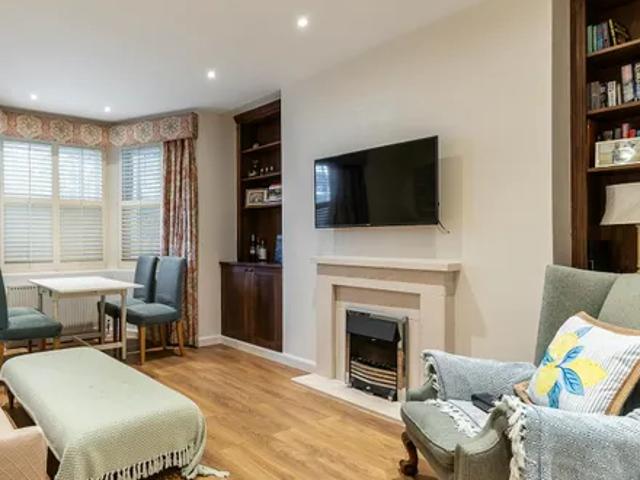 1 Redcliffe Gardens, Lot's Village, London, SW10 9BG, United Kingdom | 2 bed apartment for rent #160133184 | Rentberry