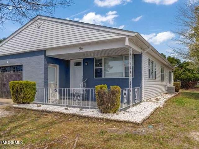 1 Redlands Ct, Toms River, NJ 08757 | MLS #22610 | Compass
