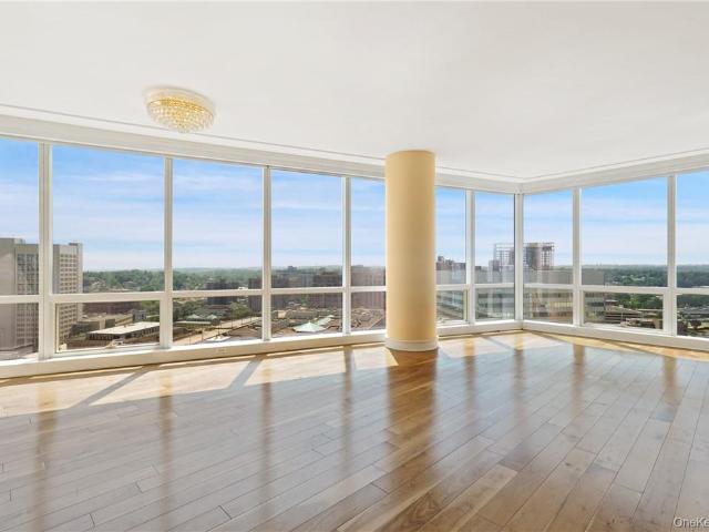 1 Renaissance Square 21E
