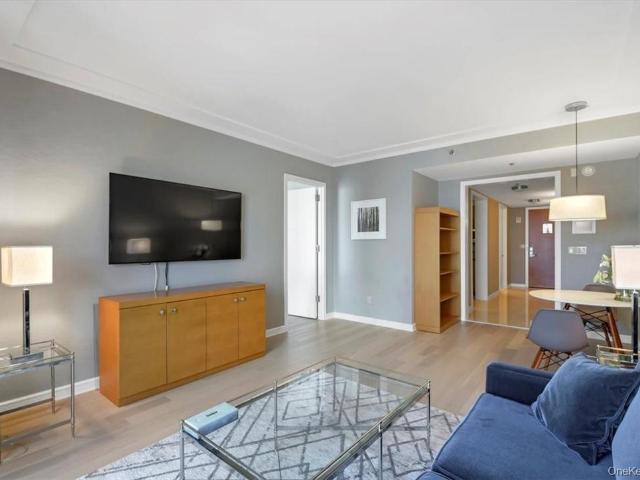 1 Renaissance Square, Unit 7B, White Plains, NY 10601 | MLS #963162