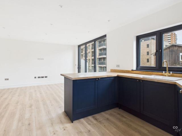 1 Richmond Parade, Brighton BN2, 2 bed flat to rent, £2,000 pcm | PrimeLocation