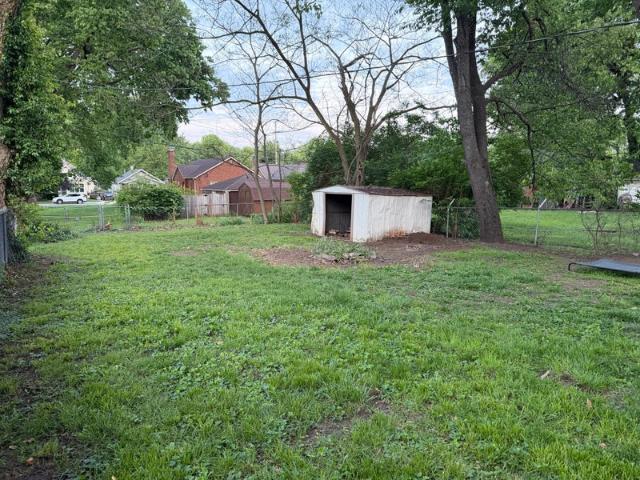 1 RM AVAIL IN 2 Bd Unit in Terre Haute | Some UT.