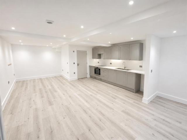 1 room apartment to let