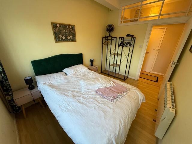 1 room apartment to let
