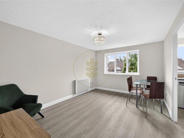 1 room apartment to let in Draycott Close, Cricklewood, NW2 united kingdom