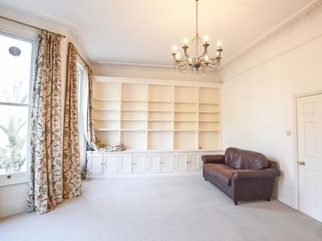 1 room apartment to let in First Floor Flat, 119 Warwick Avenue London, London W9 2PP, united_kingdom