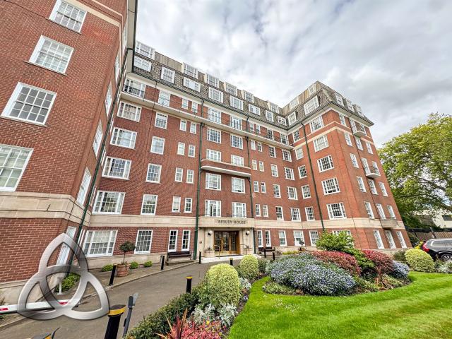 1 room apartment to let in Flat 10, Apsley House 23 29 Finchley Road London, London NW8 0NU, united_kingdom