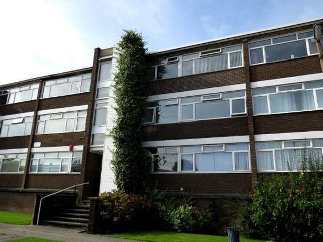 1 room apartment to let in Hornby Court, Bromborough, Merseyside, CH62 2EJ