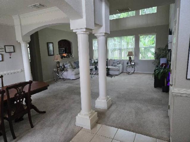 1 room available near the loop