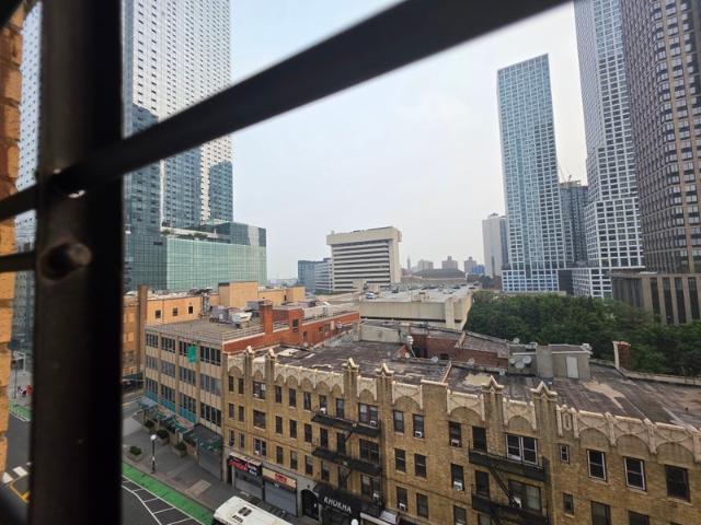 1 room available on 8th floor apartments