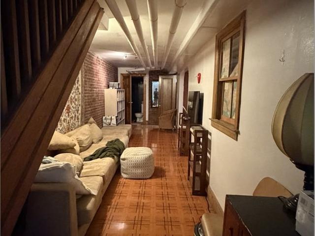 1 ROOM AVAILABLE IN CROWN HEIGHTS BROOKLYN