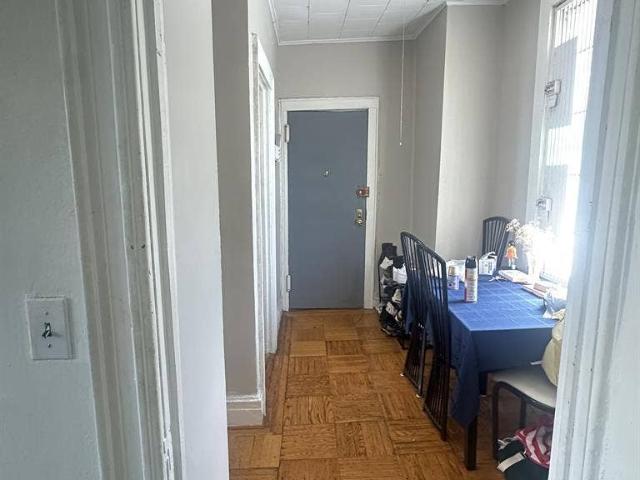 1 room available in LIC 2bd/1bth