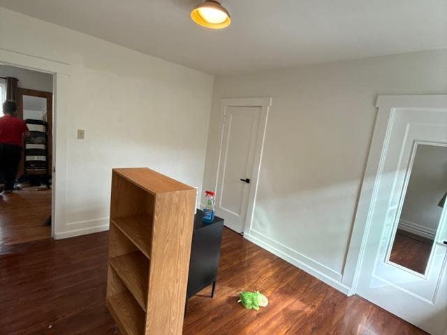 1 Room for Rent