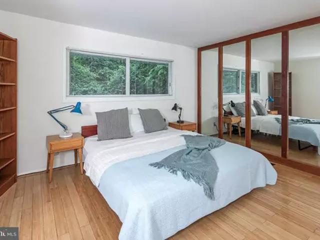 1 room for rent