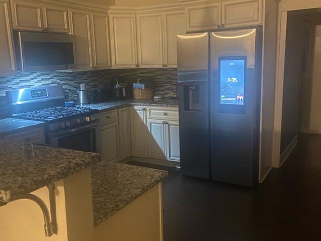 1 room for rent