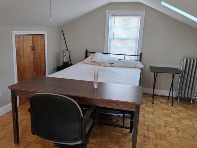 1 Room for Rent