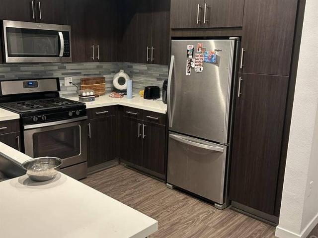 1 room for rent at the Moda apart
