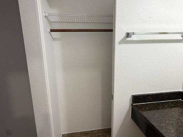 1 room for rent rommate