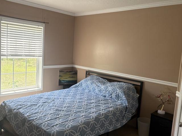1 room furnished with private bath
