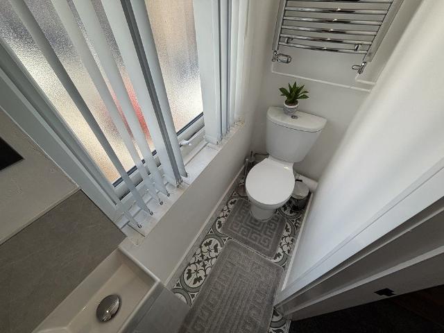 1 room house to let in Barthomley Road, Stoke On Trent, ST1