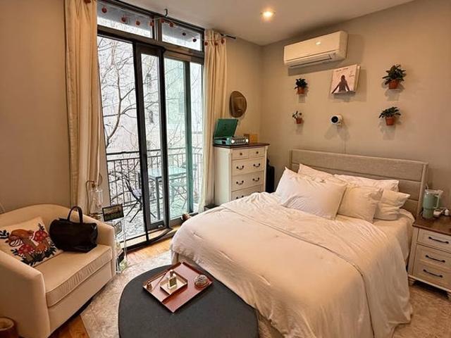 1 Room in 2 Bed, 1 Bath apartment Williamsburg